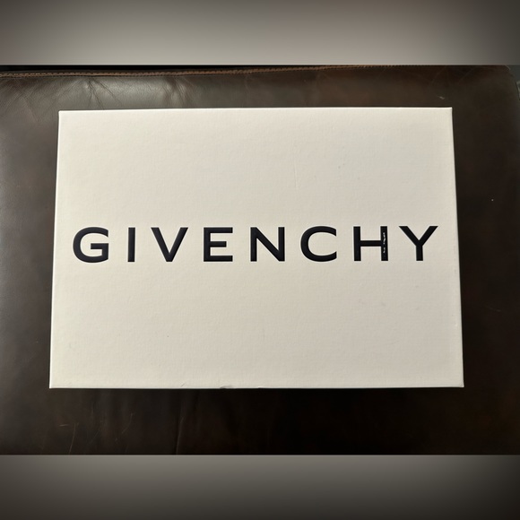 Givenchy | Storage & Organization | New Mens Authentic Givenchy Shoe ...